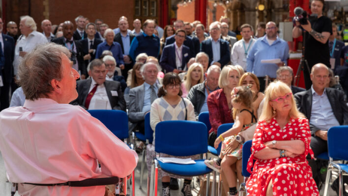 Adrian Shooter, legendary railway man and engineer honoured with statue ...